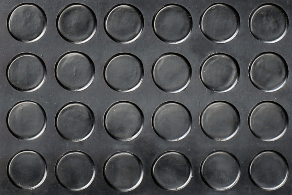 Rubber Flooring Round Stud | Geckotred